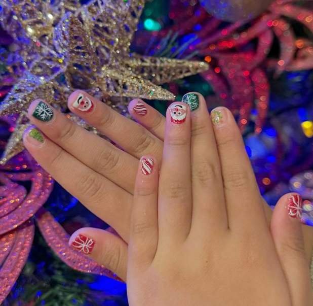 14 Christmas Nail Design Ideas for Little Girls: Festive Fun for Tiny ...
